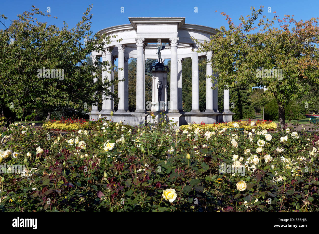 National War Memorial and Roses, Alexandra Gardens, Cathays Park ...