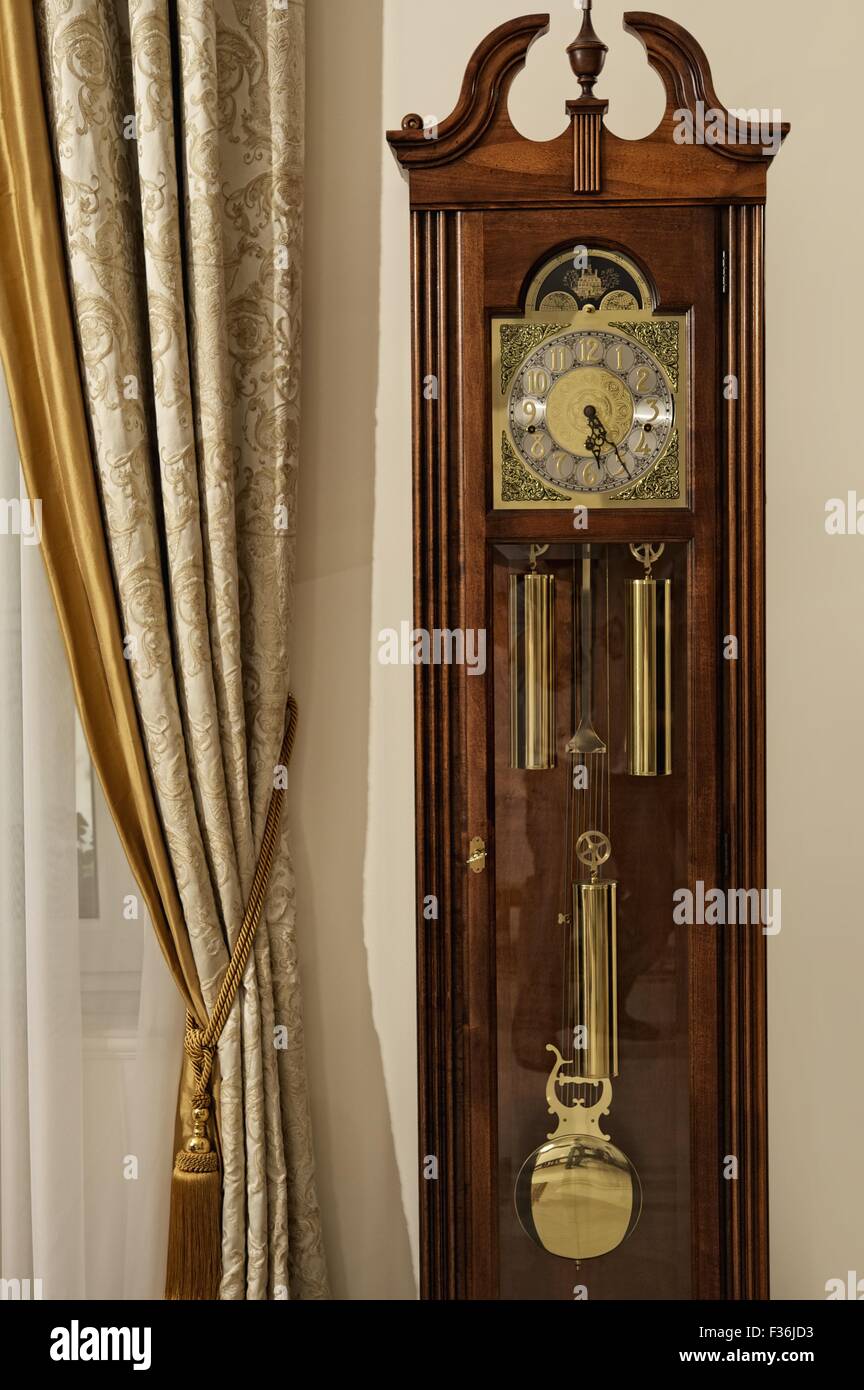 Vintage floor clock Stock Photo - Alamy