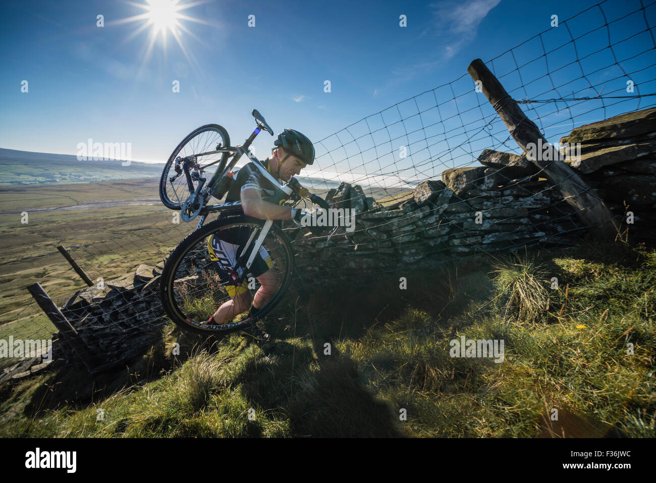 Nick Craig climbing Simon Fell in theThree Peaks cyclocross 2015 ...