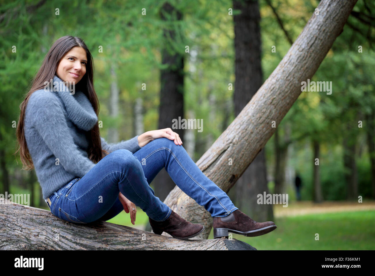 Woman brunette hi-res stock photography and images - Alamy