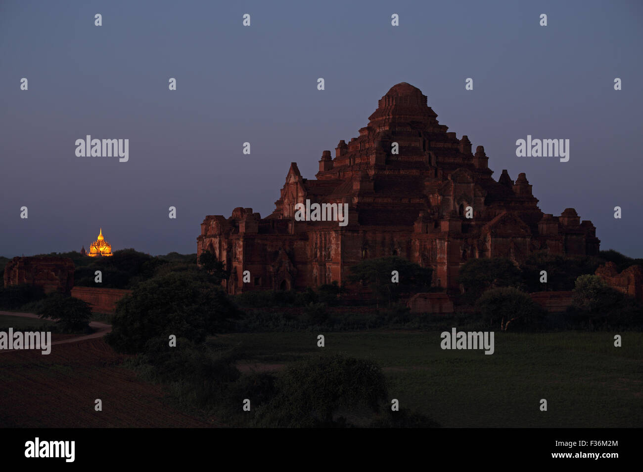 Myanmar / Burma/Buddhism/Buddhismus Stock Photo - Alamy