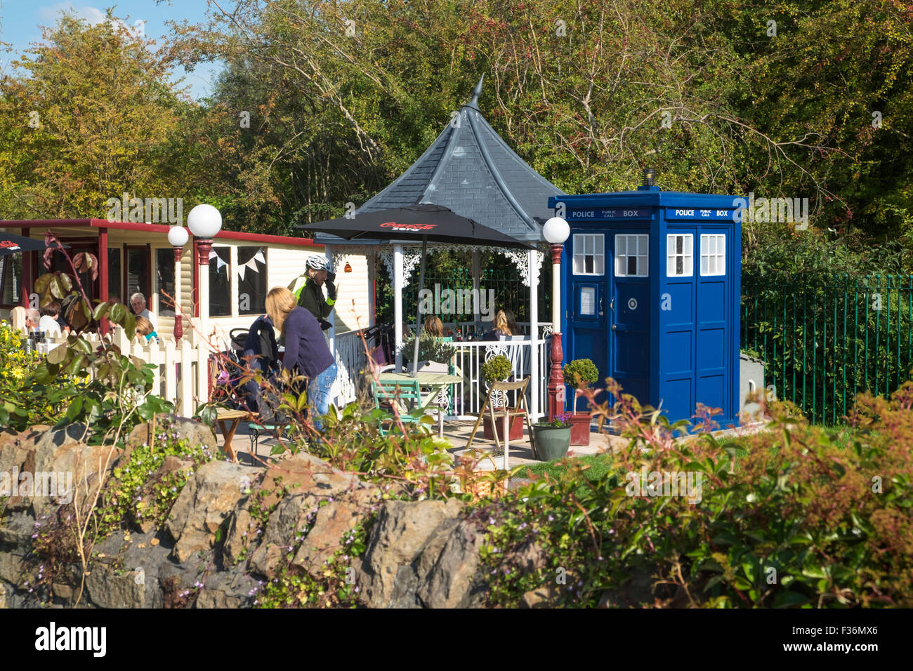 The Warmley Waiting Room Cafe, Bristol with its Dr Who Tardis Toilet ...