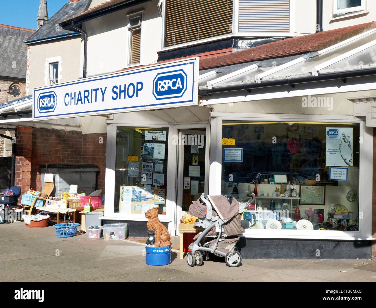 Rspca sign hi-res stock photography and images - Alamy