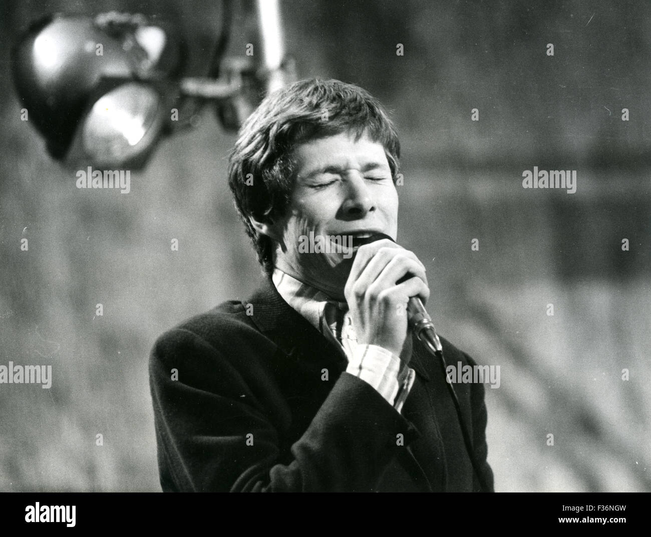 PAUL JONES Engloish pop singer on Ready,Steady,Go in October 1966 ...