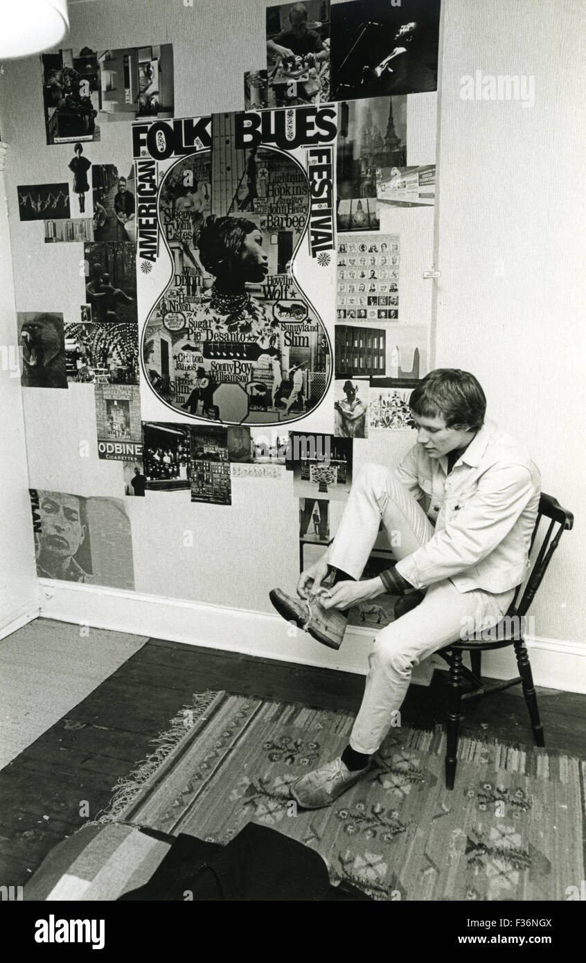 Paul jones singer hi-res stock photography and images - Alamy