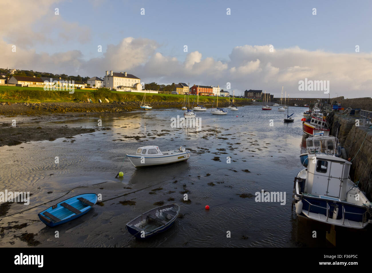 Mullaghmore harbour county sligo hi-res stock photography and images ...