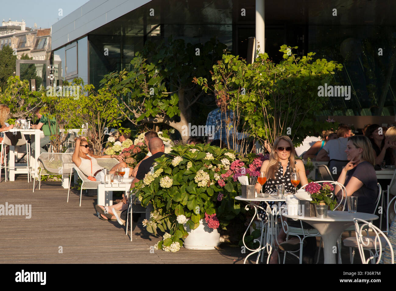 Motto am Fluss Bar and Restaurant, Schwedenplatz Square, Vienna ...