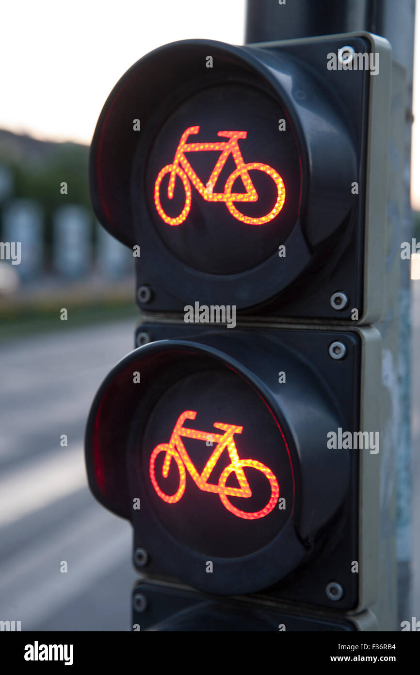 Red Stop Bike Traffic Light Sign Stock Photo - Alamy
