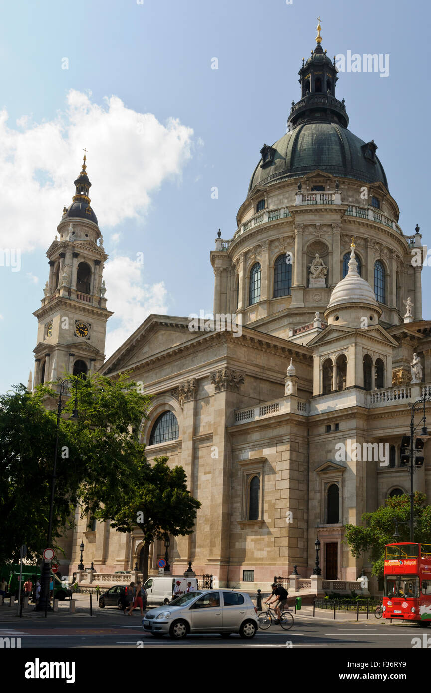 The exterior of the St Stephen Basilica in Budapest, Hungary Stock ...