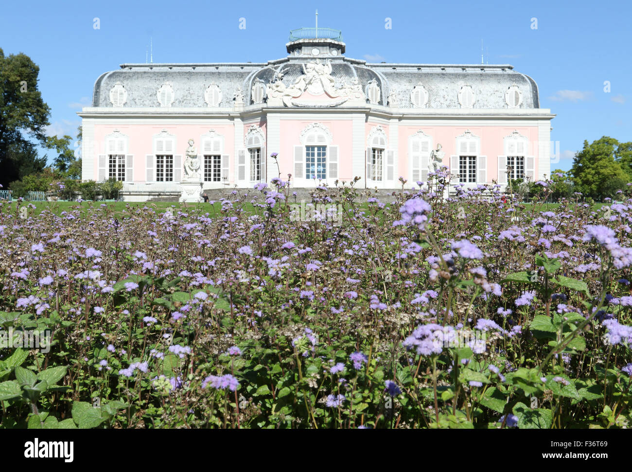 Schloss Benrath High Resolution Stock Photography and Images - Alamy