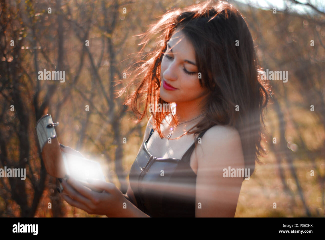 Girl light glow hi-res stock photography and images - Alamy