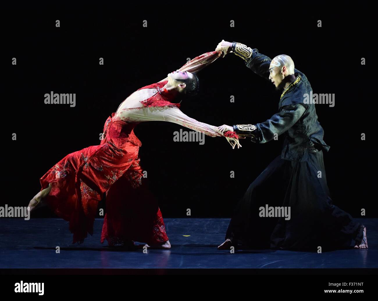 Dance opera under siege hi-res stock photography and images - Alamy