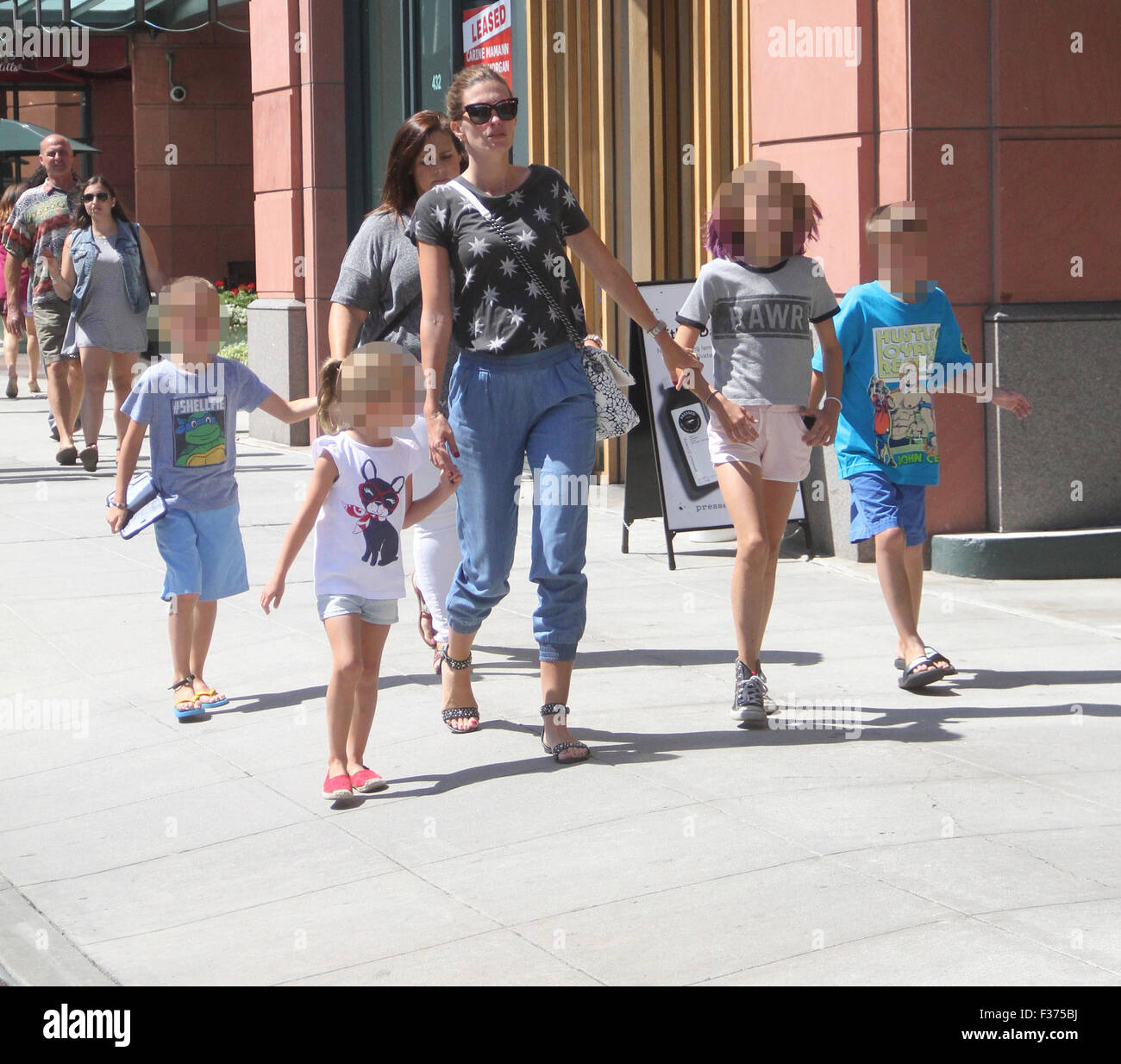 Rhea Durham takes her children shopping in Beverly Hills Featuring ...