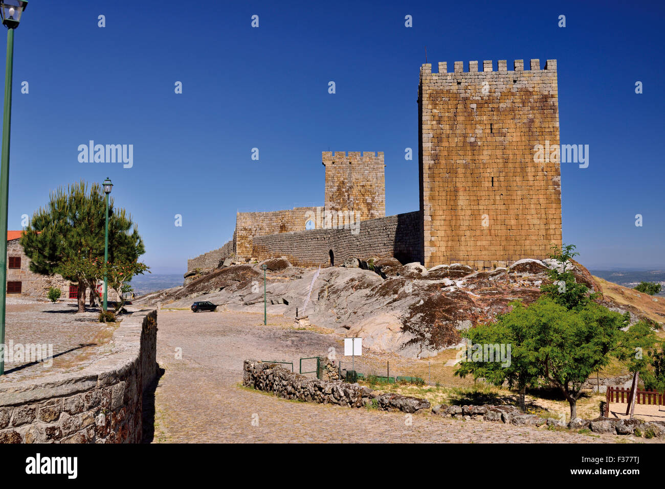 Portugal: Medieval castle in the Historic Village of Linhares da Beira ...