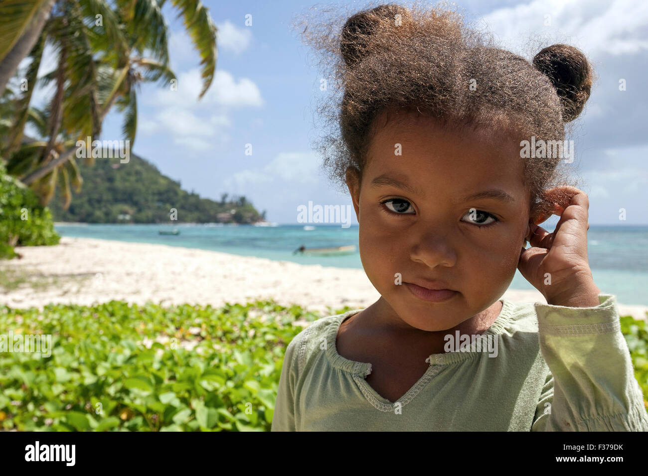 Native portrait hi-res stock photography and images - Alamy