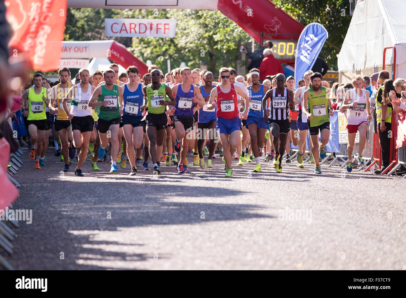 Cardiff 10k hi-res stock photography and images - Alamy