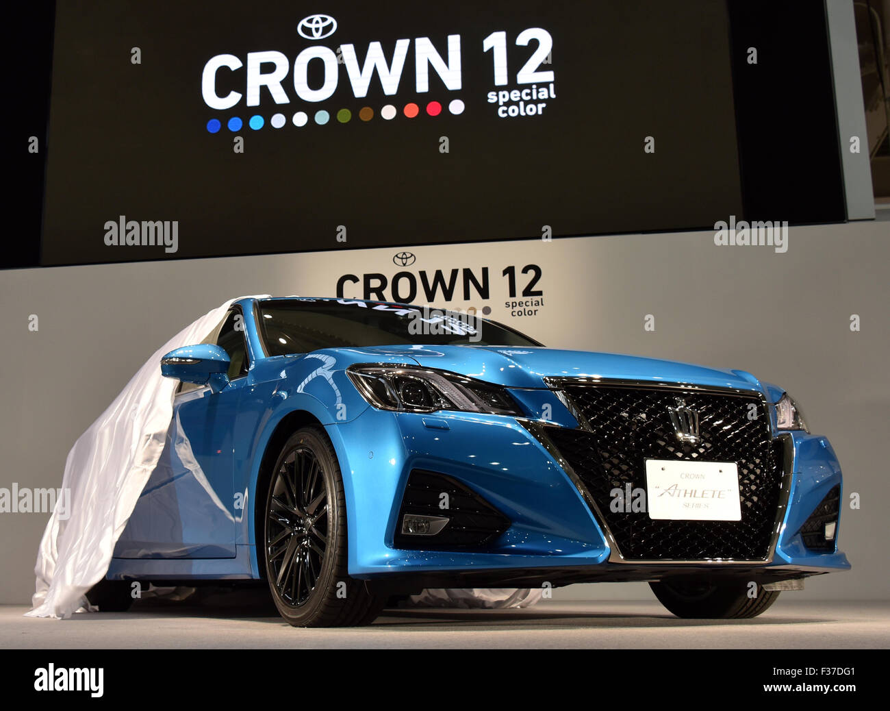 Tokyo, Japan. 1st Oct, 2015. Toyota Motor Corp. unveils its Crown, a ...