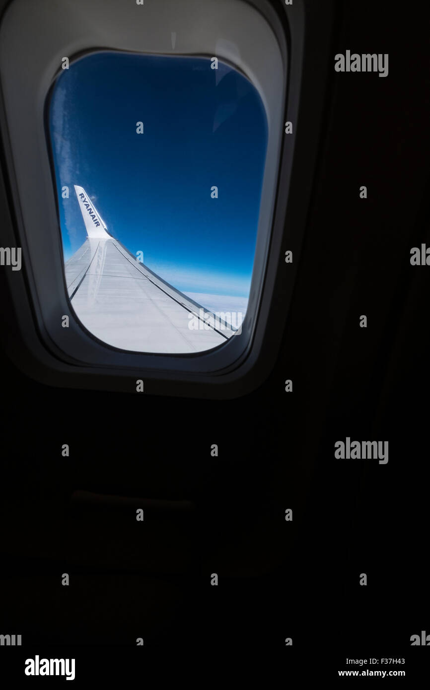 Airplane cabin window hi-res stock photography and images - Alamy