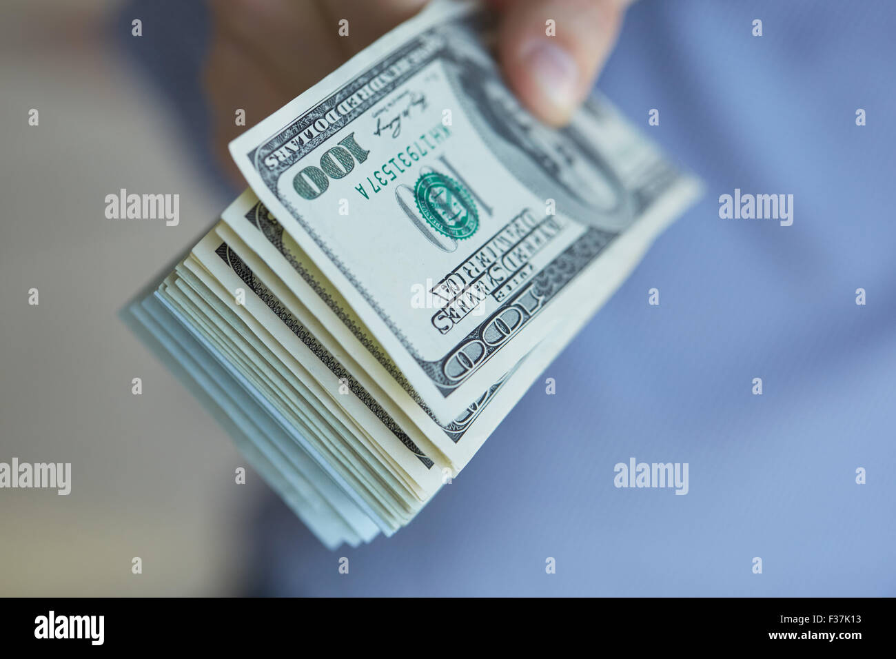money in hand Stock Photo - Alamy