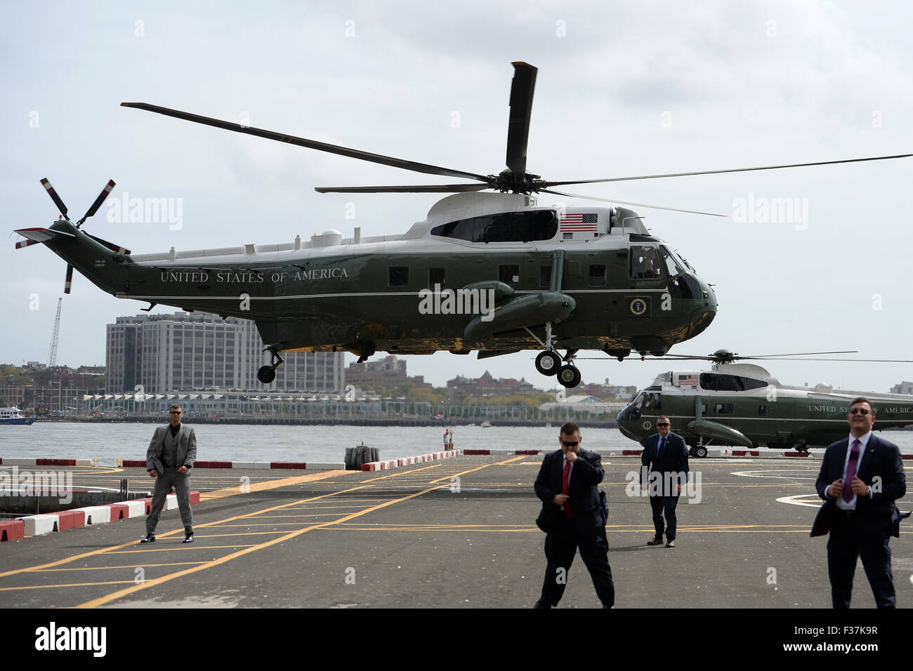 Marine One, with United States President Barack Obama and First Lady ...
