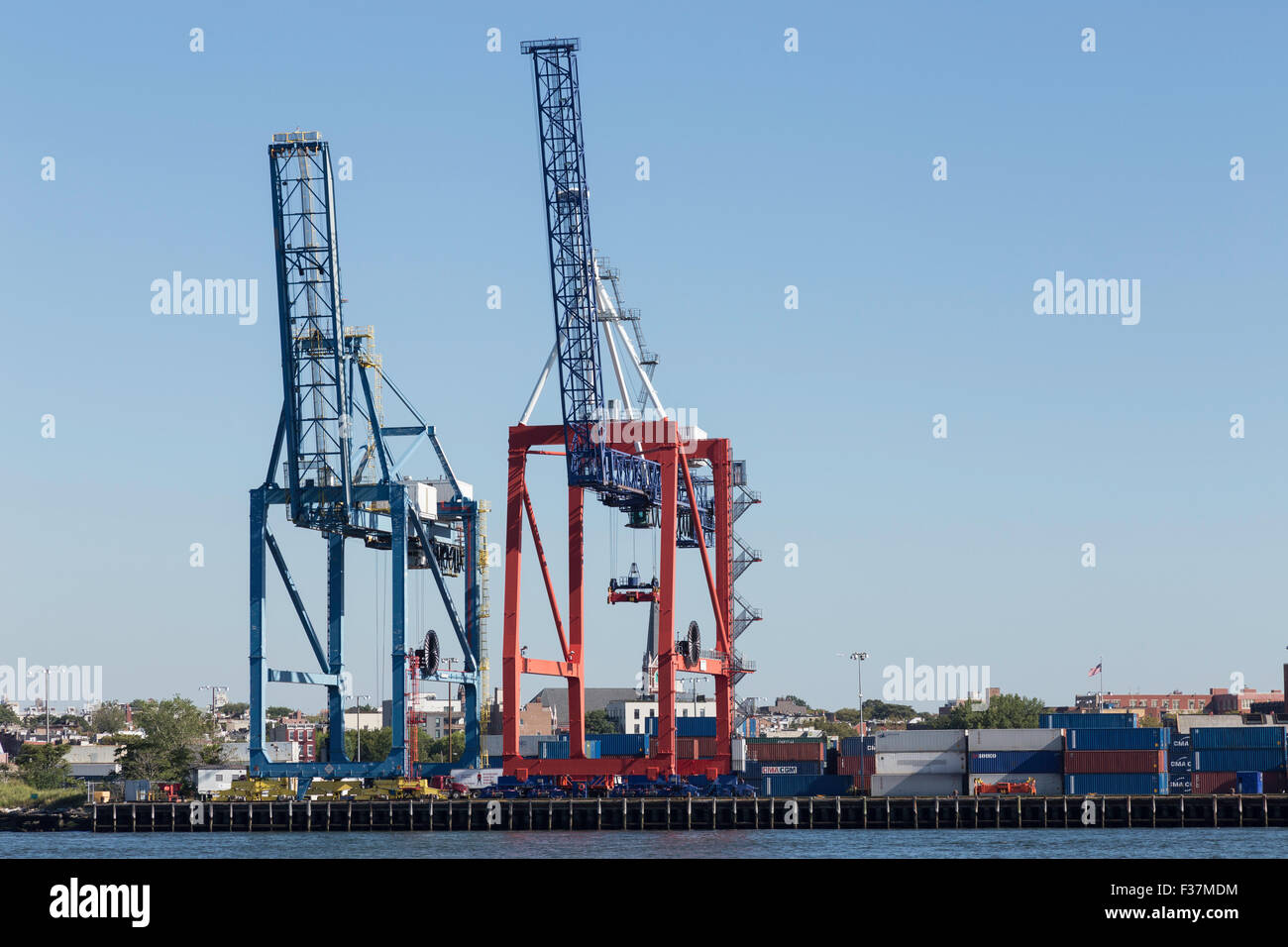 Cargo Cranes, Container Shipping Lane, Buttermilk Channel, Brooklyn ...