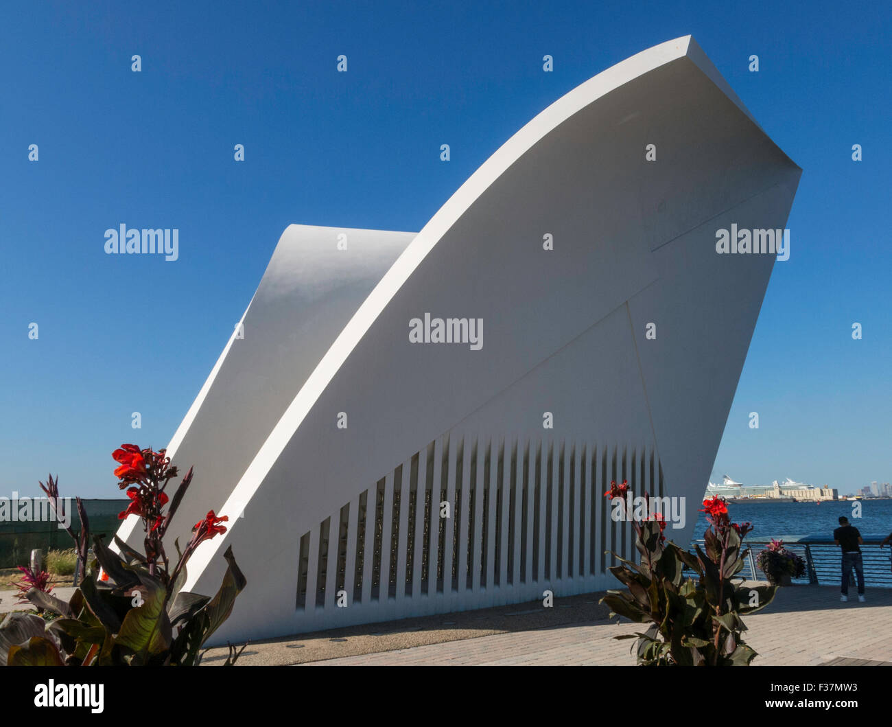 Postcards, 9/11 Memorial, Staten Island, NYC, USA Stock Photo - Alamy