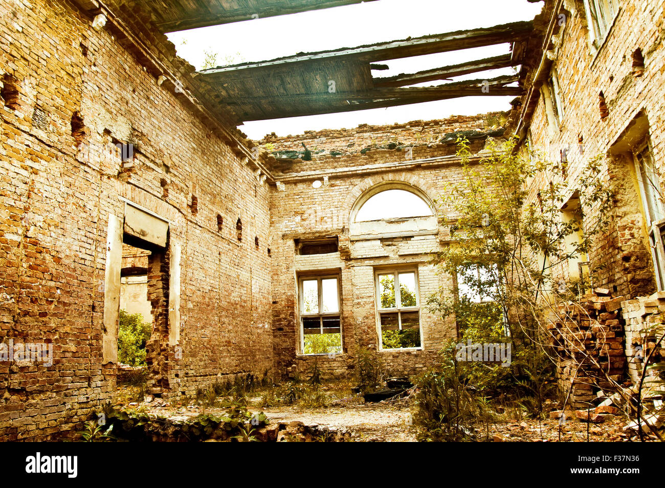 Abandoned place. Destroyed old ruins interior Stock Photo - Alamy
