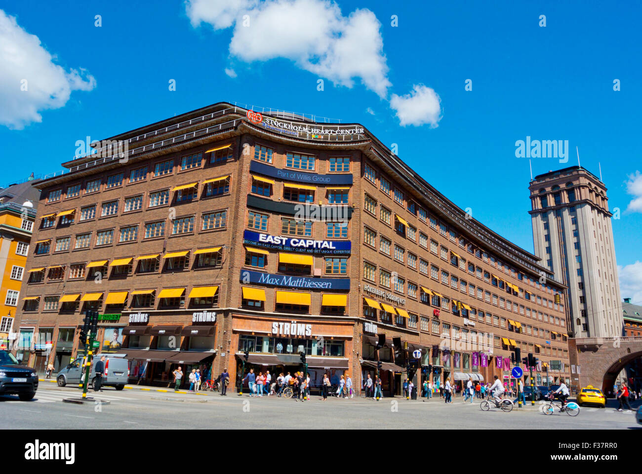 Street corner tower hi-res stock photography and images - Alamy