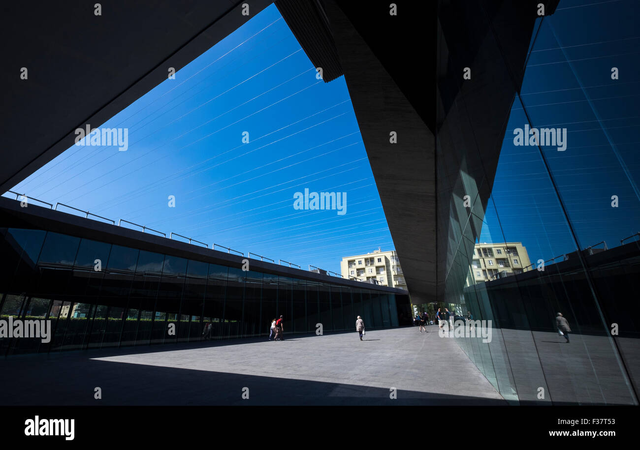 Triangular shaped building hi-res stock photography and images - Alamy