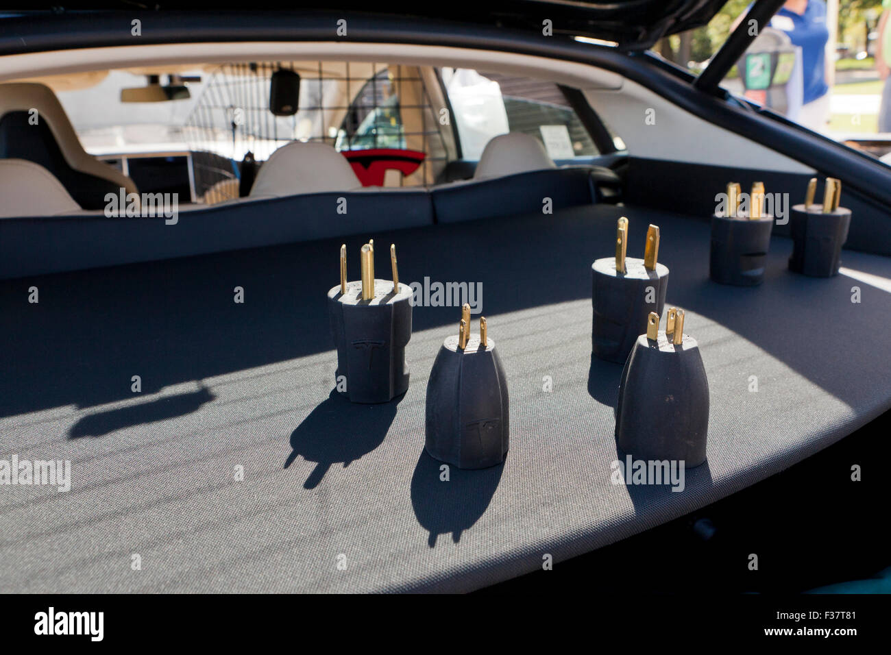 Power plug hi-res stock photography and images - Alamy