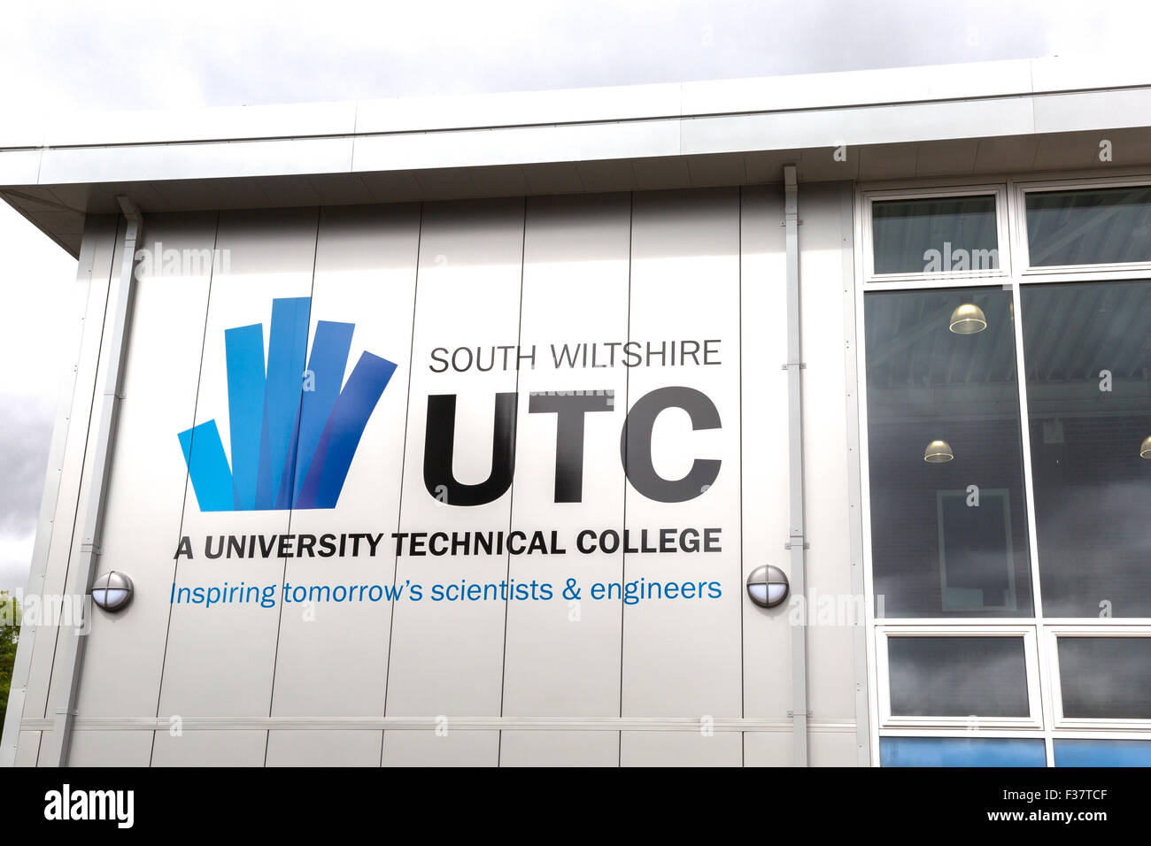 Universities logos english britain british hi-res stock photography and ...