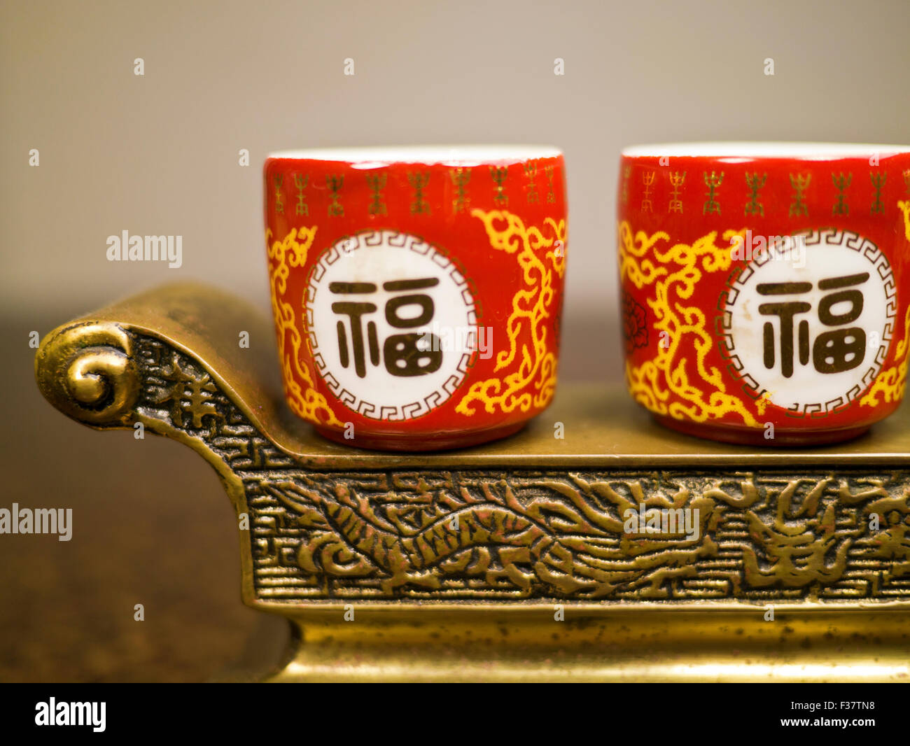 Object on table hi-res stock photography and images - Alamy
