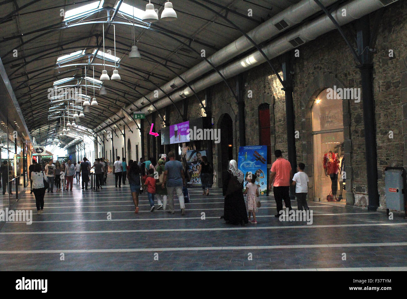 Izmir, Turkey - September 26, 2015: People shopping in old Kemeraltı ...