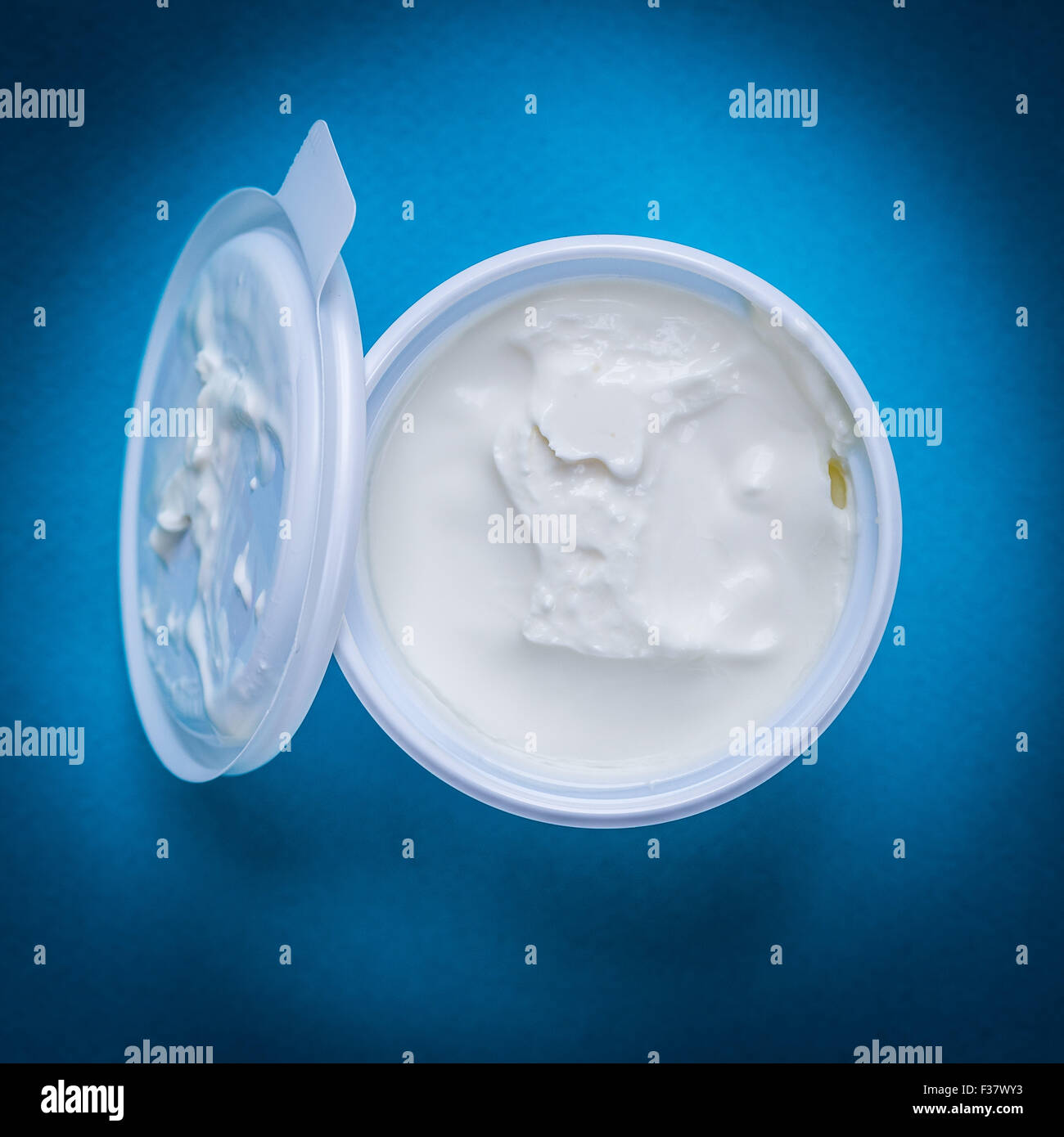 Fat cream hi-res stock photography and images - Alamy