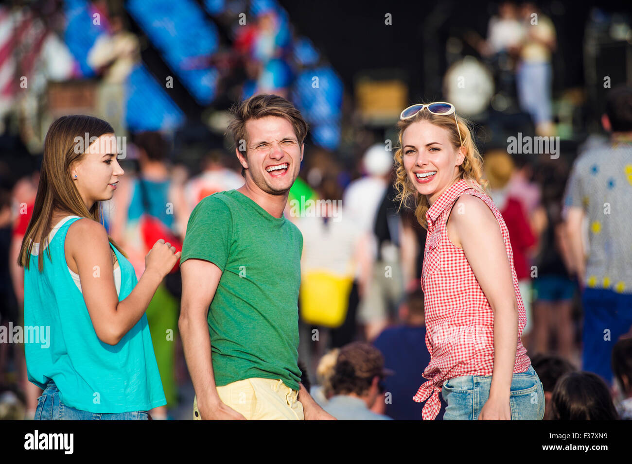Band stage back outside hi-res stock photography and images - Alamy