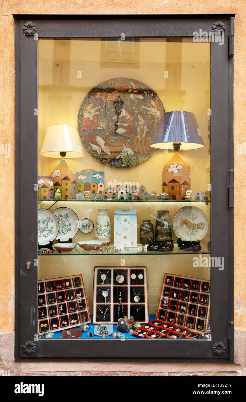Traditional italian window hi-res stock photography and images - Alamy