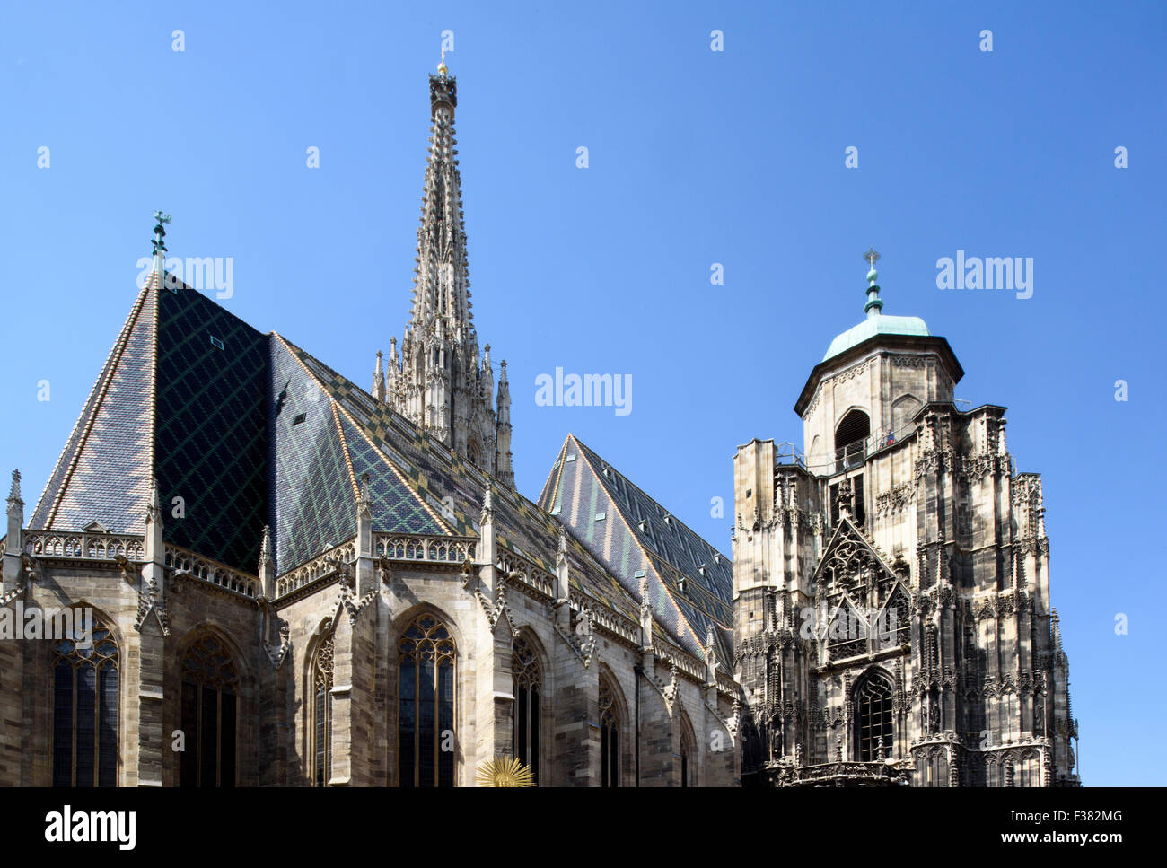 Gothic church in vienna hi-res stock photography and images - Alamy
