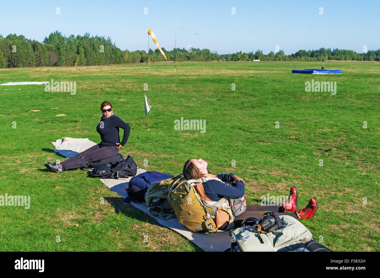 Parachutists - 2014. Waiting before the parachute jumping Stock Photo ...