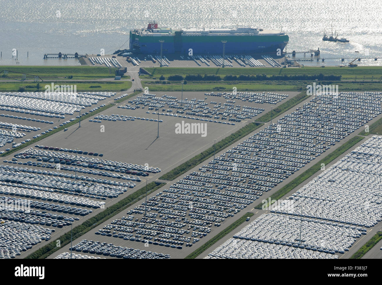 Emden, Germany. 30th Sep, 2015. New Volkswagen cars are ready to be ...