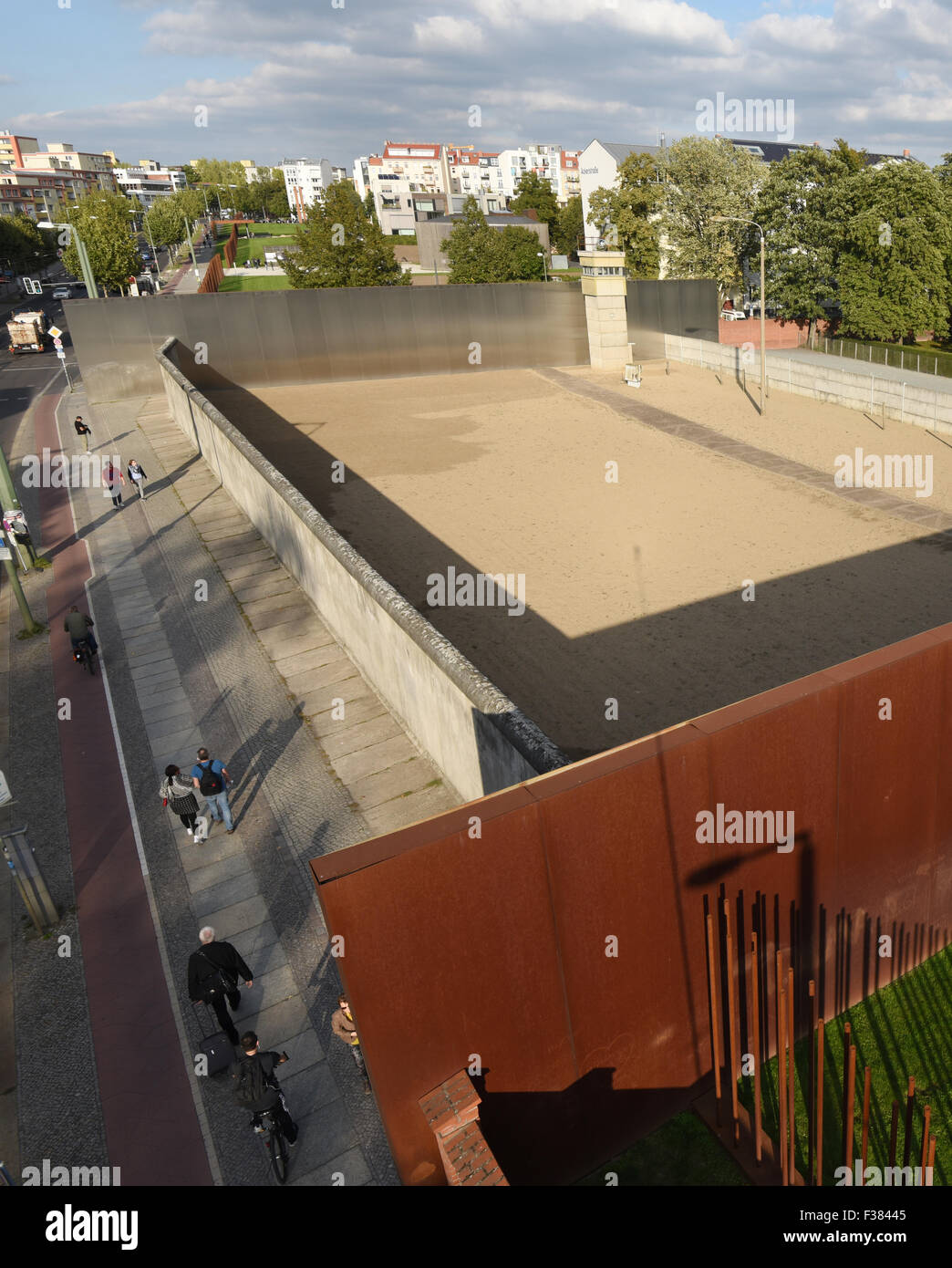 People walk along the former death strip of the former German-German ...