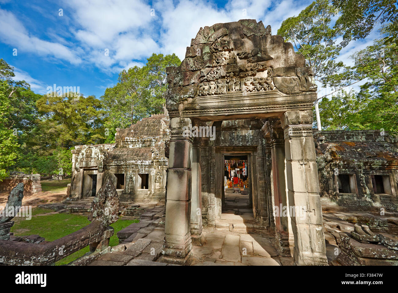 Angkor building hi-res stock photography and images - Alamy