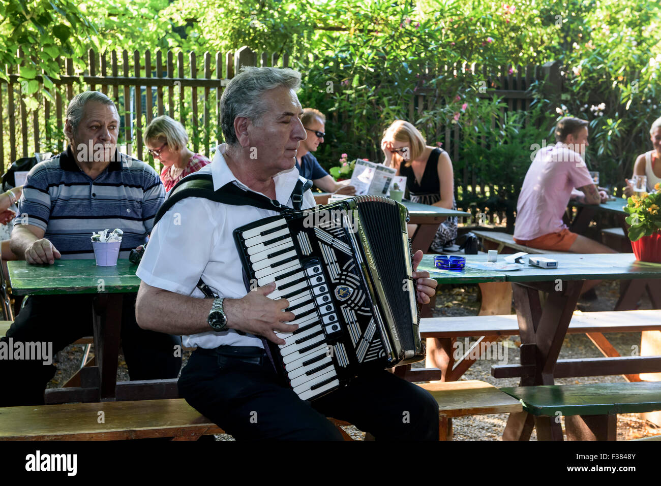 Heurigen vienna hi-res stock photography and images - Alamy