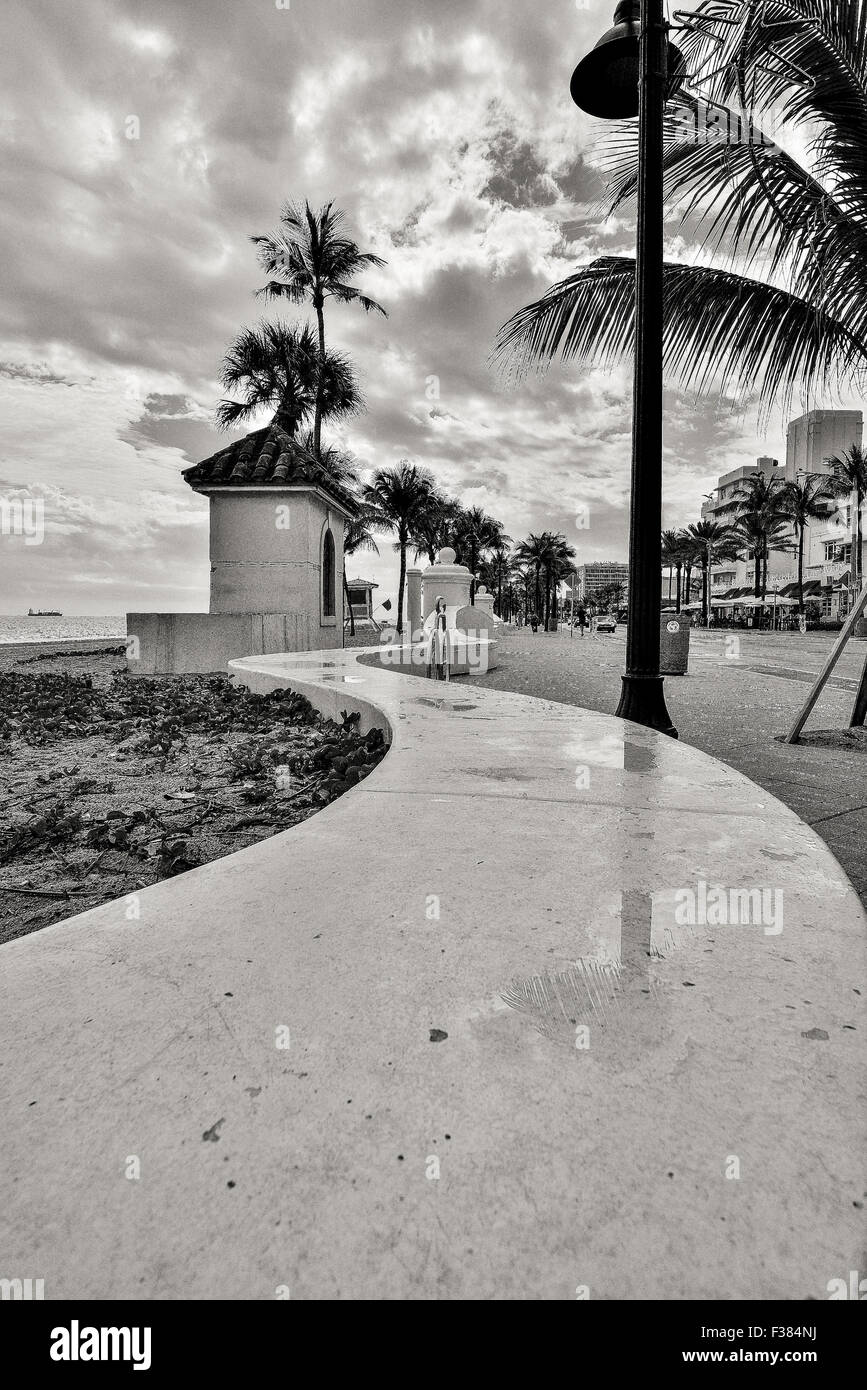 Florida miami beach seafront promenade hi-res stock photography and ...