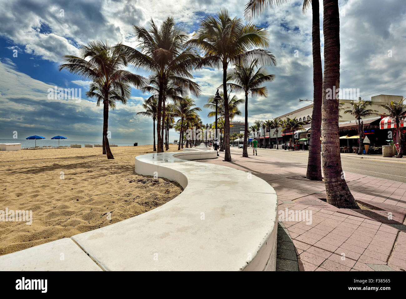 Florida miami beach seafront promenade hi-res stock photography and ...