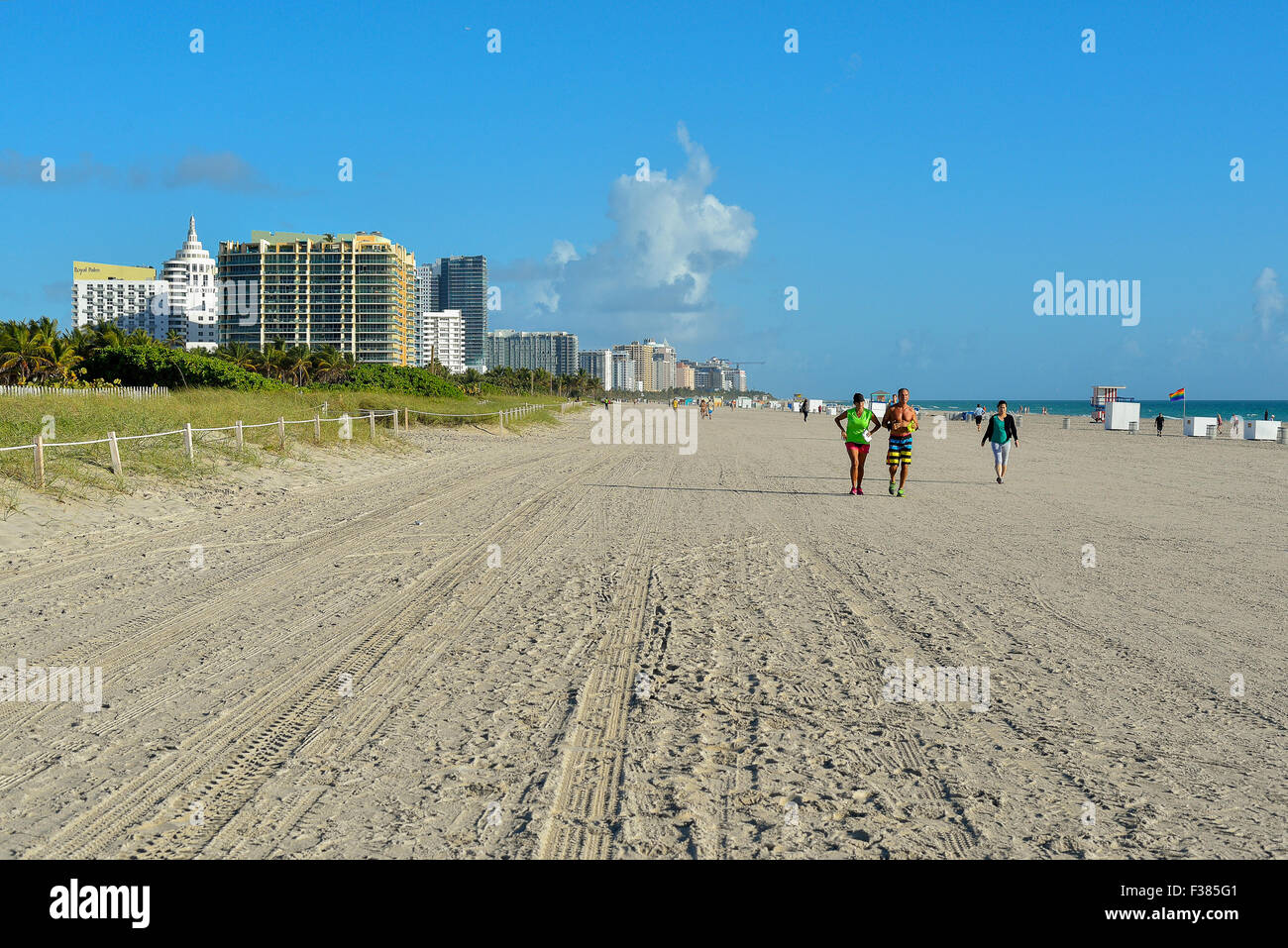 Florida Miami Beach jogging on the beach Stock Photo - Alamy