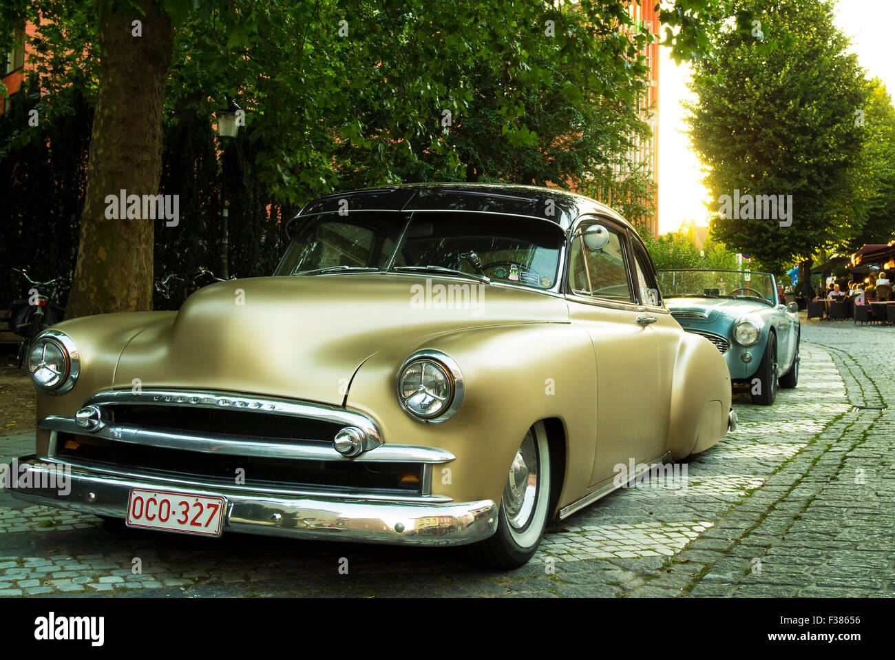 Light blue vintage cars hi-res stock photography and images - Alamy