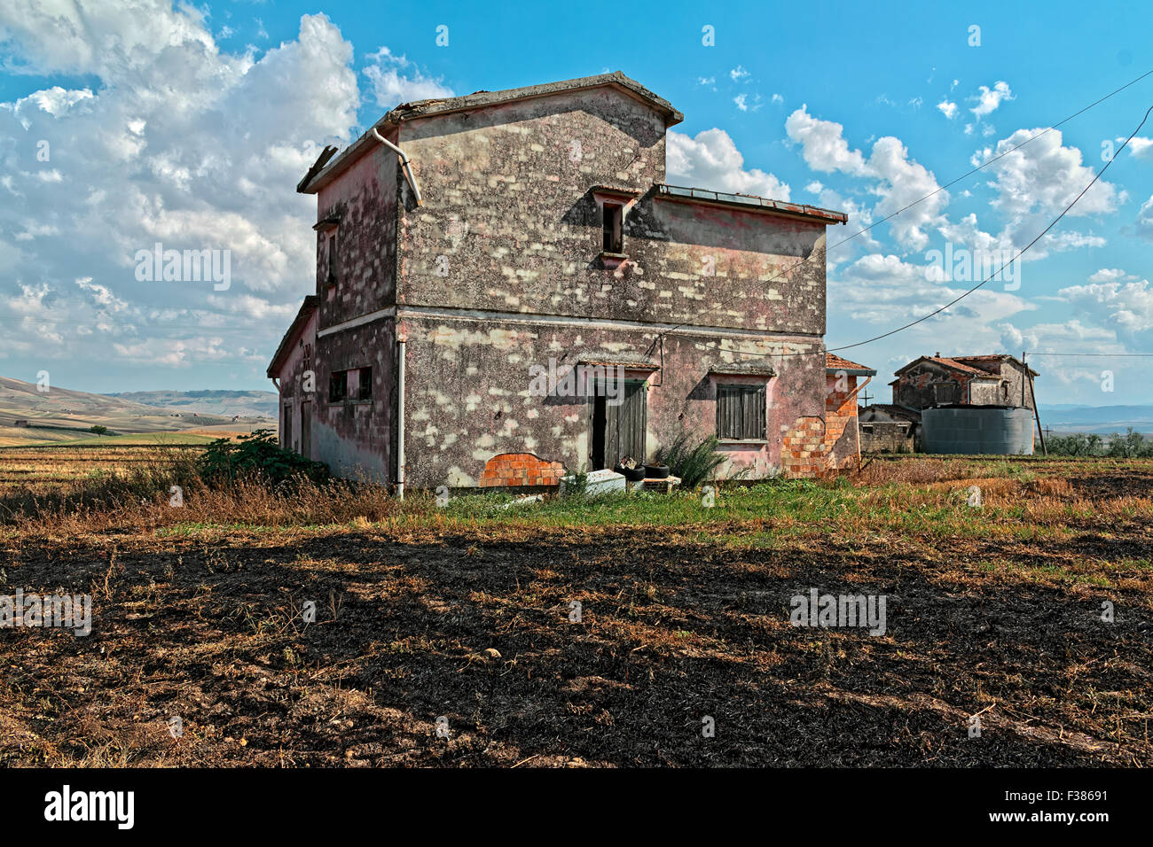 Old burnt house on hi-res stock photography and images - Alamy