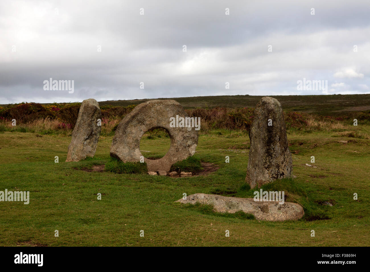 Mên-an-Tol is a famous Cornish Megalithic Tomb near to Madron and ...