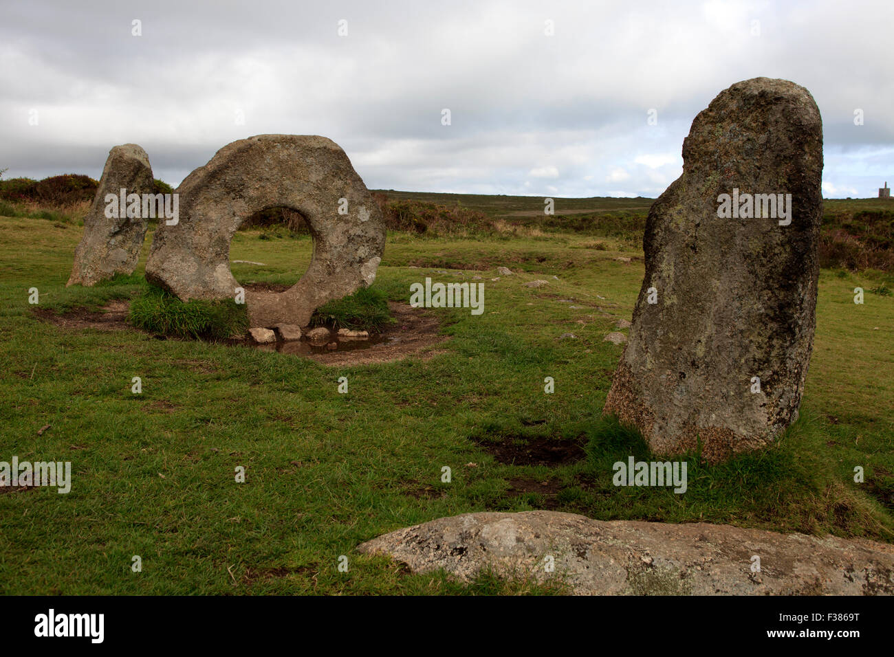 Men tol megalithic stone monument hi-res stock photography and images ...