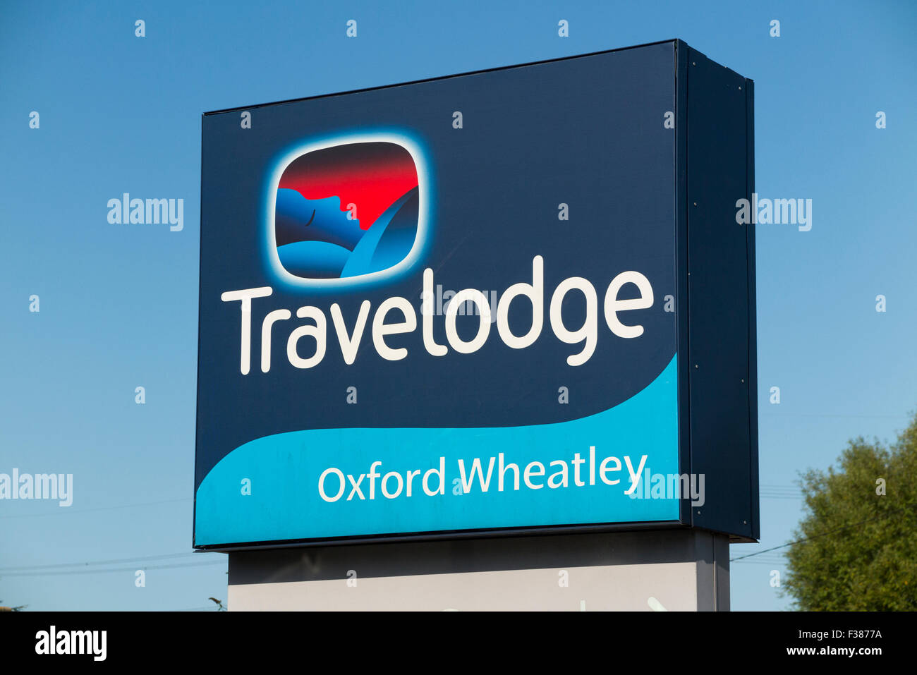 Blue travelodge sign hi-res stock photography and images - Alamy